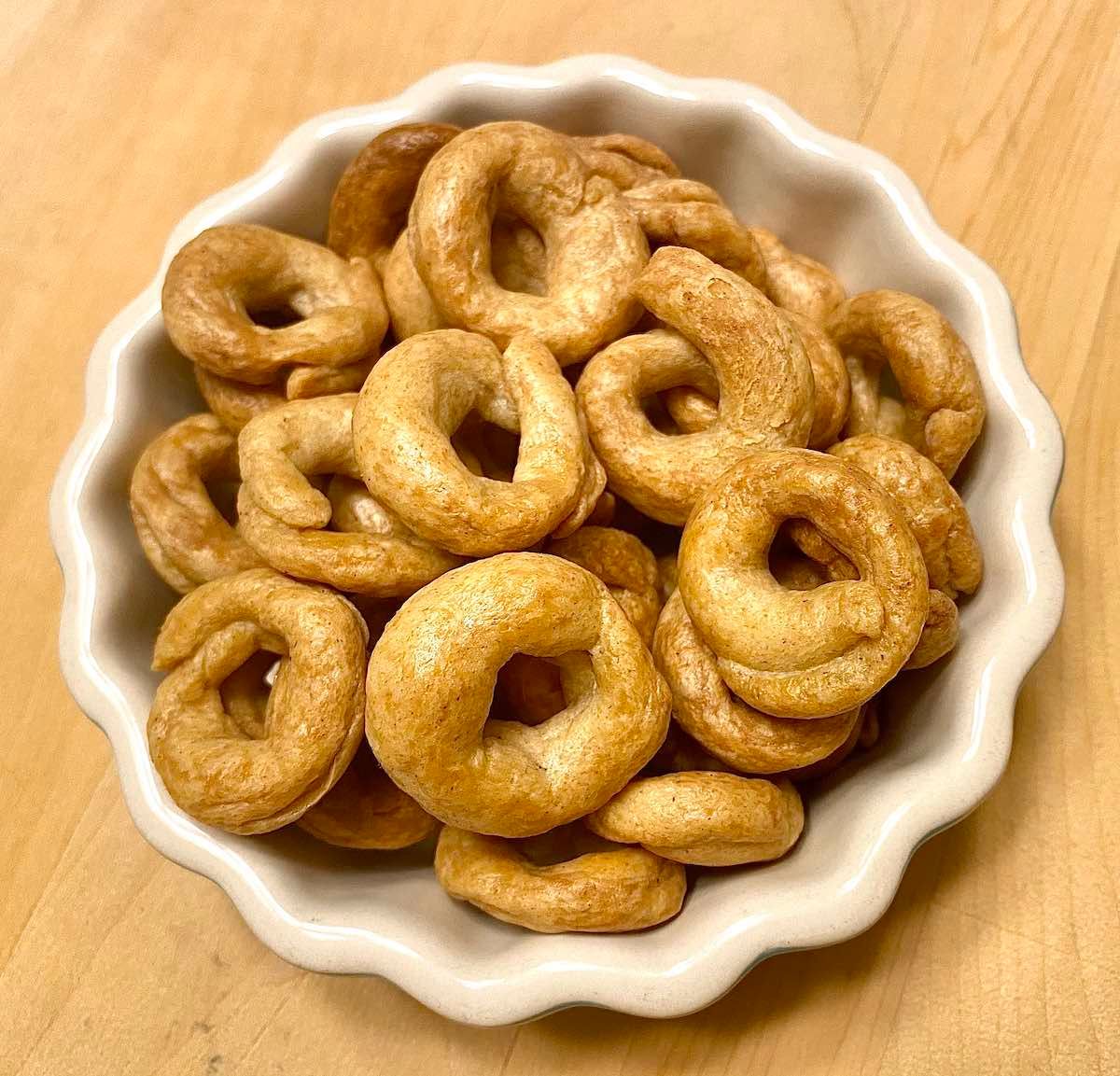 Taralli Pugliesi (Crackers from Puglia)